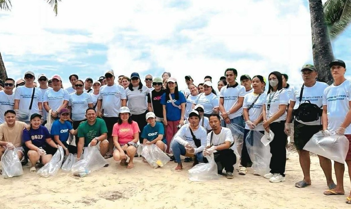 Globe works with DENR and LGU volunteers for Boracay beach clean-up ...
